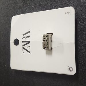 Zara | Jewelry | Zara Embossed Signet Ring | Poshmark